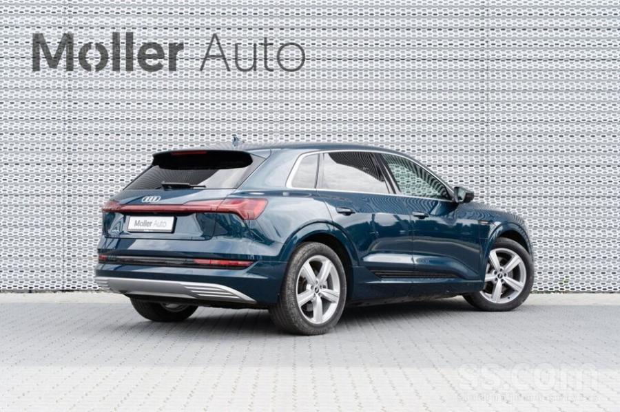 Blue Audi E-Tron 2022 in Riga, with an engine capacity of 0.00 L and mileage of 68 thousand km for 32500 €, photo 5 on AUTOMOTO.COM.LV