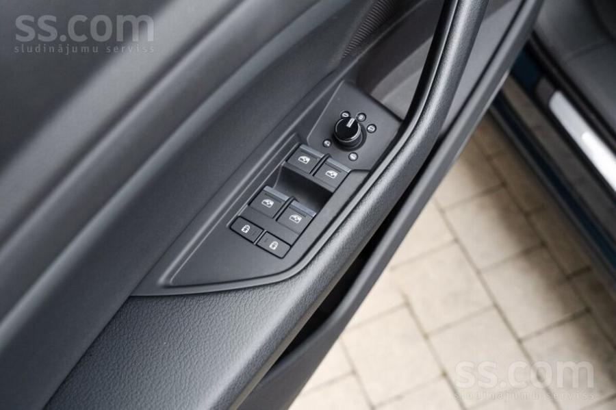 Blue Audi E-Tron 2022 in Riga, with an engine capacity of 0.00 L and mileage of 68 thousand km for 32500 €, photo 8 on AUTOMOTO.COM.LV