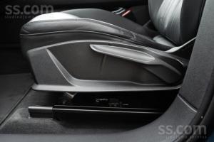 Blue Audi E-Tron 2022 in Riga, with an engine capacity of 0.00 L and mileage of 68 thousand km for 32500 €, photo 12 on AUTOMOTO.COM.LV
