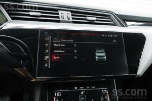 Zils Audi E-Tron 2022 Rīga, ar dzinēja tilpumu 0.00 L un nobraukumu 68 tūkst. km par 32500 €, foto 45 vietnē AUTOMOTO.COM.LV