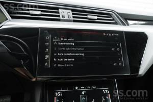 Zils Audi E-Tron 2022 Rīga, ar dzinēja tilpumu 0.00 L un nobraukumu 68 tūkst. km par 32500 €, foto 47 vietnē AUTOMOTO.COM.LV