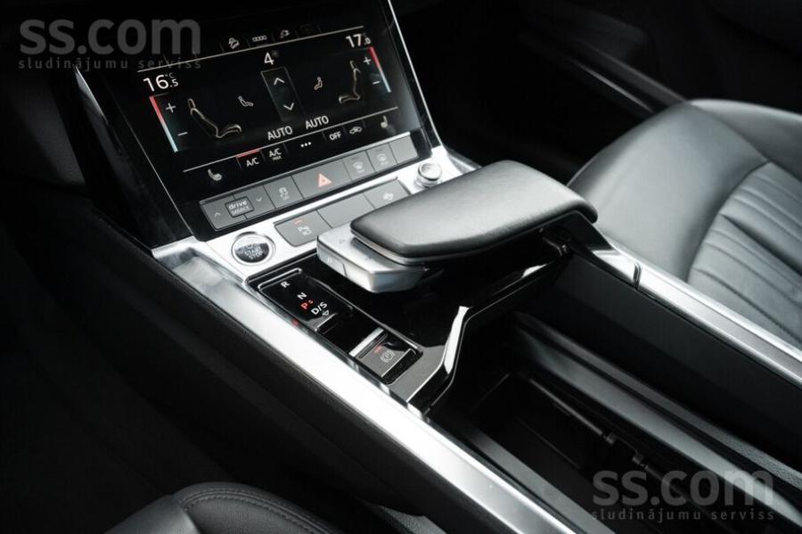 Zils Audi E-Tron 2022 Rīga, ar dzinēja tilpumu 0.00 L un nobraukumu 68 tūkst. km par 32500 €, foto 54 vietnē AUTOMOTO.COM.LV