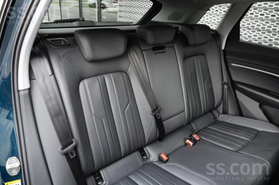 Zils Audi E-Tron 2022 Rīga, ar dzinēja tilpumu 0.00 L un nobraukumu 68 tūkst. km par 32500 €, foto 56 vietnē AUTOMOTO.COM.LV