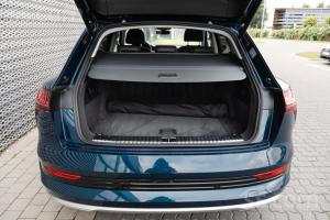 Zils Audi E-Tron 2022 Rīga, ar dzinēja tilpumu 0.00 L un nobraukumu 68 tūkst. km par 32500 €, foto 59 vietnē AUTOMOTO.COM.LV