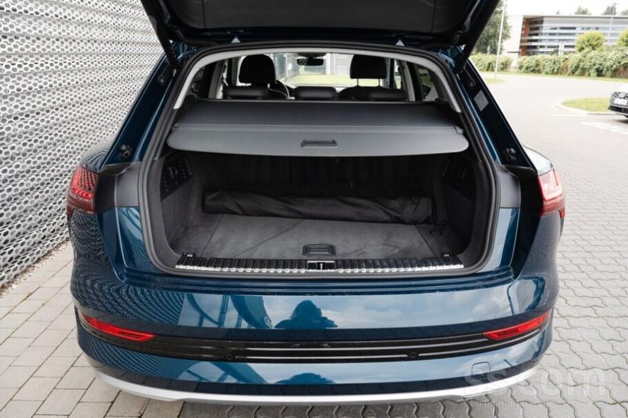 Zils Audi E-Tron 2022 Rīga, ar dzinēja tilpumu 0.00 L un nobraukumu 68 tūkst. km par 32500 €, foto 59 vietnē AUTOMOTO.COM.LV