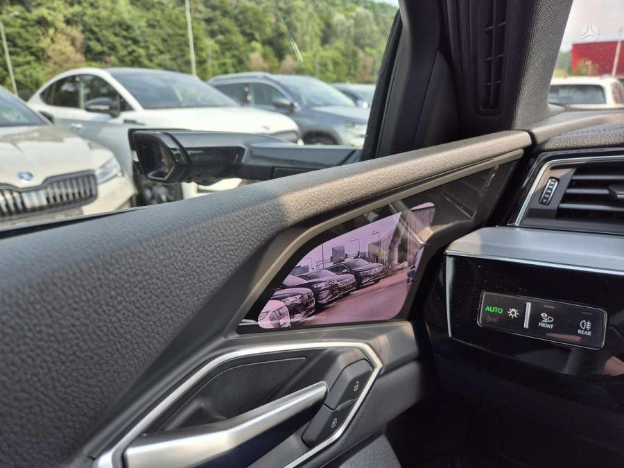 Blue Audi E-Tron 2022 in Vilnius, with an engine capacity of 0.00 L and mileage of 20 thousand km for 36300 €, photo 12 on AUTOMOTO.COM.LV