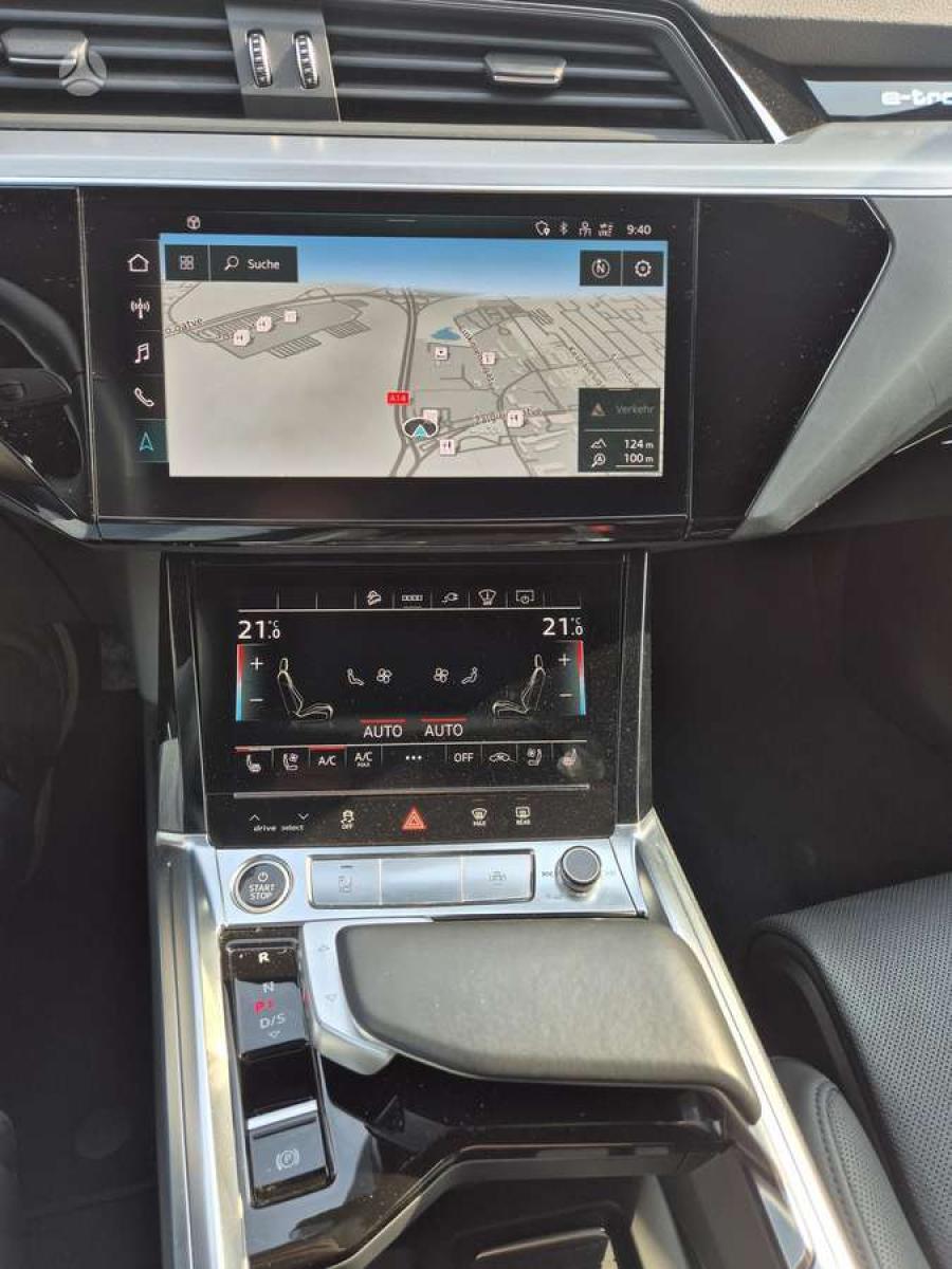 Blue Audi E-Tron 2022 in Vilnius, with an engine capacity of 0.00 L and mileage of 20 thousand km for 36300 €, photo 13 on AUTOMOTO.COM.LV