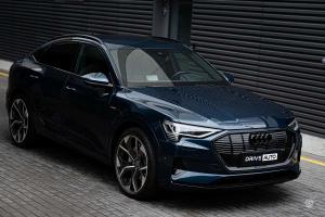 Blue Audi E-Tron 2022 in Vilnius, with an engine capacity of 0.00 L and mileage of 82 thousand km for 33900 €, photo 21 on AUTOMOTO.COM.LV