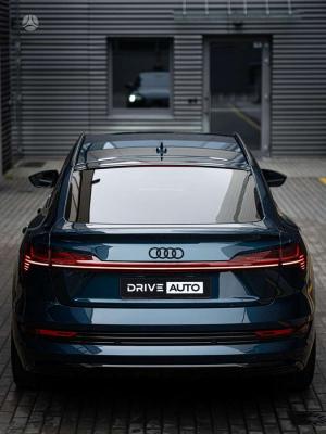 Blue Audi E-Tron 2022 in Vilnius, with an engine capacity of 0.00 L and mileage of 82 thousand km for 33900 €, photo 22 on AUTOMOTO.COM.LV