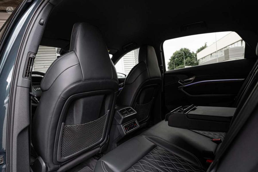 Blue Audi E-Tron 2022 in Vilnius, with an engine capacity of 0.00 L and mileage of 82 thousand km for 33900 €, photo 33 on AUTOMOTO.COM.LV