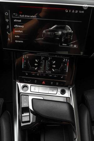 Blue Audi E-Tron 2022 in Vilnius, with an engine capacity of 0.00 L and mileage of 82 thousand km for 33900 €, photo 36 on AUTOMOTO.COM.LV