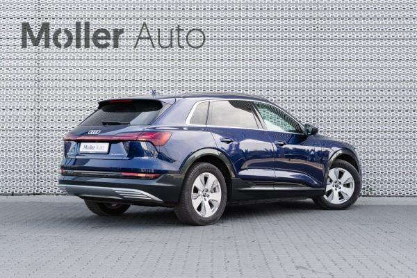 Zils Audi E-Tron 2022 Mārupe, ar dzinēja tilpumu 0.00 L un nobraukumu 52 tūkst. km par 41250 €, foto 4 vietnē AUTOMOTO.COM.LV