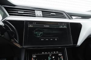 Синий Ауди E-Tron 2022 в Марупе, объемом двигателя 0.00 л и пробегом 52 тыс. км за 41250 €, фото 20 на AUTOMOTO.COM.LV