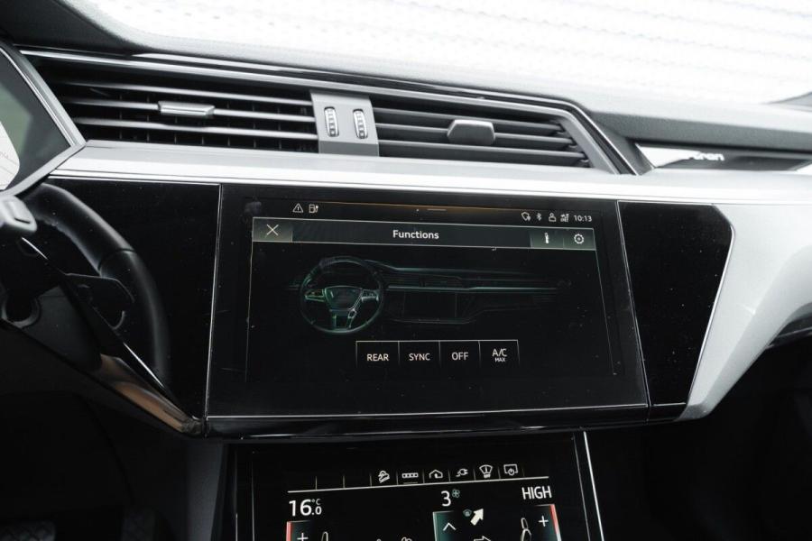 Синий Ауди E-Tron 2022 в Марупе, объемом двигателя 0.00 л и пробегом 52 тыс. км за 41250 €, фото 20 на AUTOMOTO.COM.LV