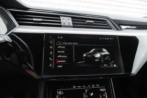 Синий Ауди E-Tron 2022 в Марупе, объемом двигателя 0.00 л и пробегом 52 тыс. км за 41250 €, фото 24 на AUTOMOTO.COM.LV