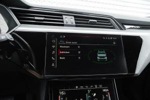 Синий Ауди E-Tron 2022 в Марупе, объемом двигателя 0.00 л и пробегом 52 тыс. км за 41250 €, фото 26 на AUTOMOTO.COM.LV