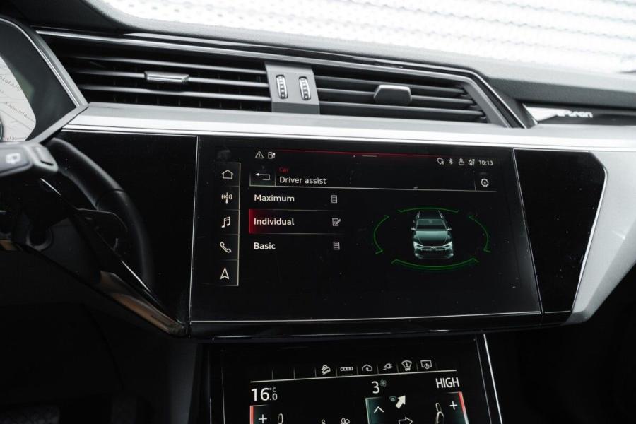 Синий Ауди E-Tron 2022 в Марупе, объемом двигателя 0.00 л и пробегом 52 тыс. км за 41250 €, фото 26 на AUTOMOTO.COM.LV