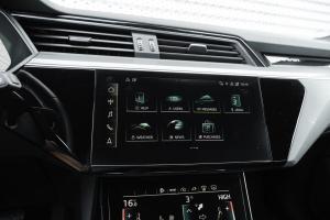 Синий Ауди E-Tron 2022 в Марупе, объемом двигателя 0.00 л и пробегом 52 тыс. км за 41250 €, фото 28 на AUTOMOTO.COM.LV