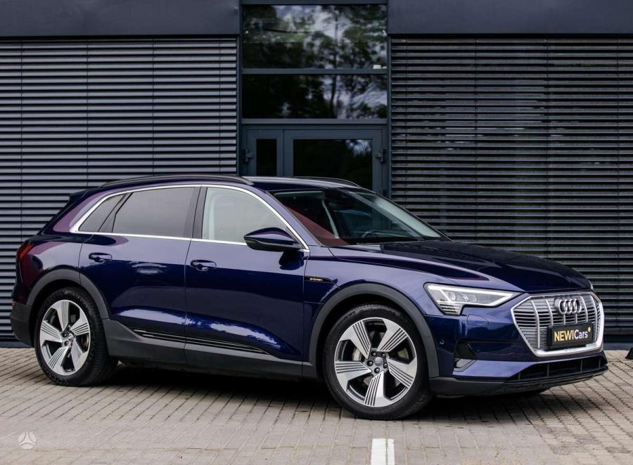 Синий Ауди E-Tron 2022 в Плунге, объемом двигателя 0.00 л и пробегом 115 тыс. км за 27900 €, фото 1 на AUTOMOTO.COM.LV