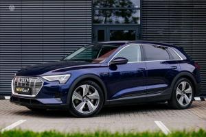 Синий Ауди E-Tron 2022 в Плунге, объемом двигателя 0.00 л и пробегом 115 тыс. км за 27900 €, фото 8 на AUTOMOTO.COM.LV