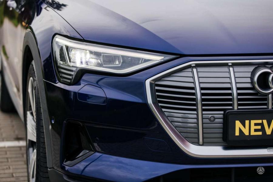 Синий Ауди E-Tron 2022 в Плунге, объемом двигателя 0.00 л и пробегом 115 тыс. км за 27900 €, фото 11 на AUTOMOTO.COM.LV