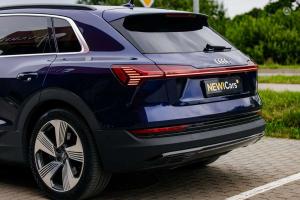 Синий Ауди E-Tron 2022 в Плунге, объемом двигателя 0.00 л и пробегом 115 тыс. км за 27900 €, фото 12 на AUTOMOTO.COM.LV