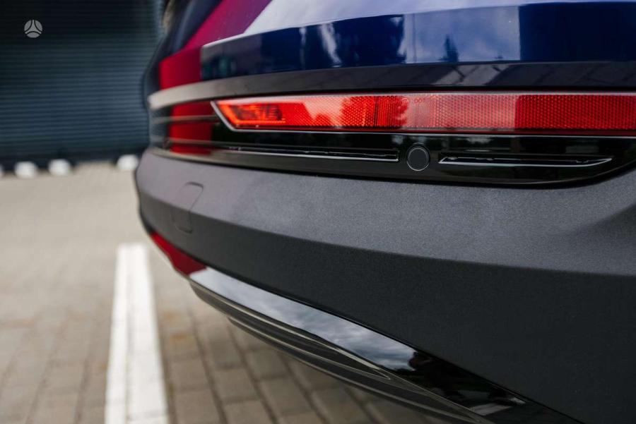 Синий Ауди E-Tron 2022 в Плунге, объемом двигателя 0.00 л и пробегом 115 тыс. км за 27900 €, фото 14 на AUTOMOTO.COM.LV