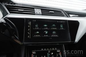 Zils Audi E-Tron 2022 Rīga, ar dzinēja tilpumu 0.00 L un nobraukumu 52 tūkst. km par 41250 €, foto 28 vietnē AUTOMOTO.COM.LV