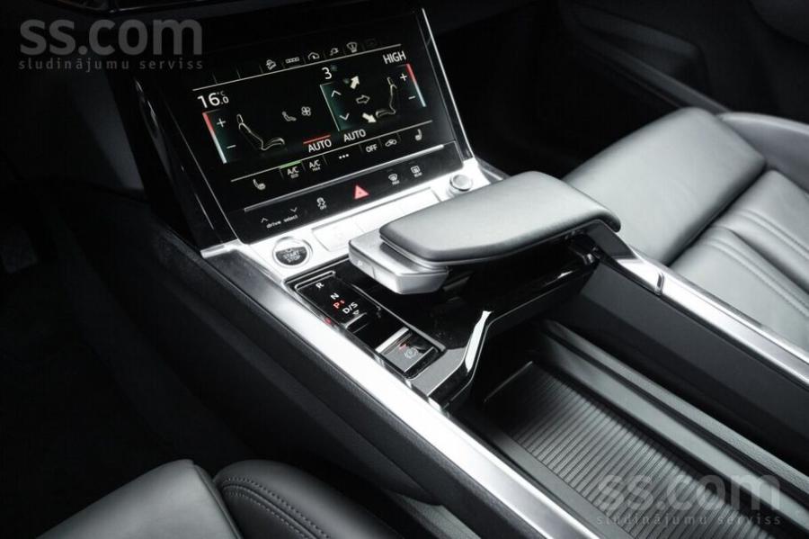 Zils Audi E-Tron 2022 Rīga, ar dzinēja tilpumu 0.00 L un nobraukumu 52 tūkst. km par 41250 €, foto 32 vietnē AUTOMOTO.COM.LV