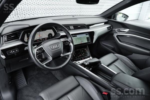 Blue Audi E-Tron 2022 in Riga, with an engine capacity of 0.00 L and mileage of 52 thousand km for 41250 €, photo 11 on AUTOMOTO.COM.LV