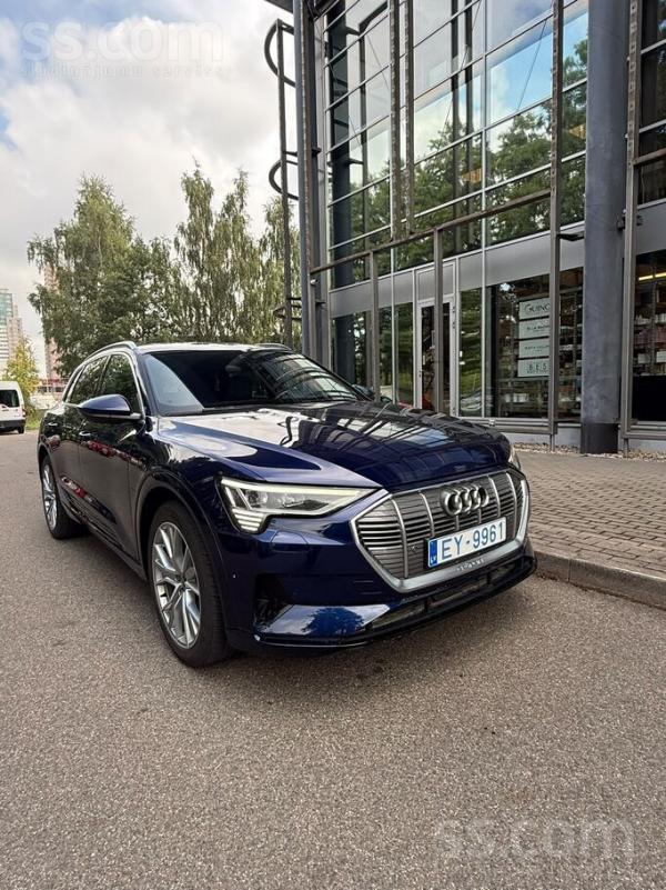 Zils Audi E-Tron 2022 Rīga, ar dzinēja tilpumu 0.00 L un nobraukumu 0 tūkst. km par 32000 €, foto 1 vietnē AUTOMOTO.COM.LV