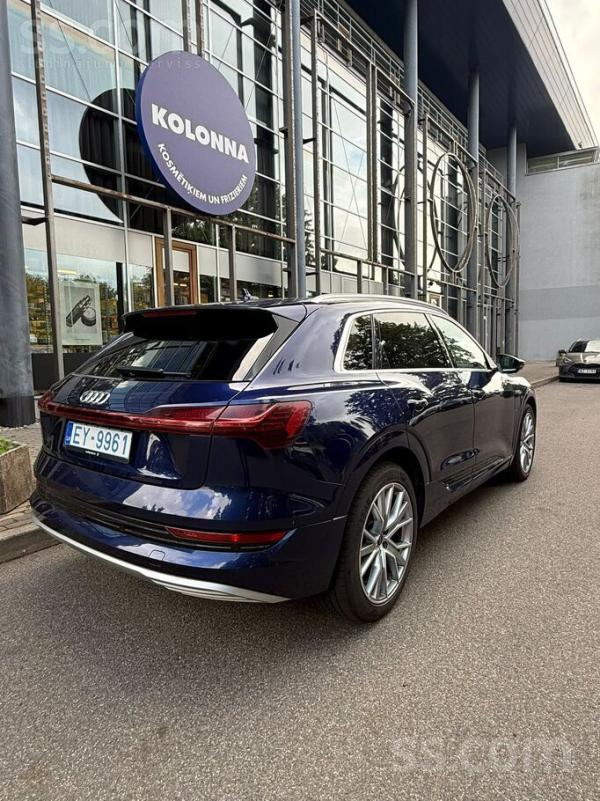 Zils Audi E-Tron 2022 Rīga, ar dzinēja tilpumu 0.00 L un nobraukumu 0 tūkst. km par 32000 €, foto 5 vietnē AUTOMOTO.COM.LV
