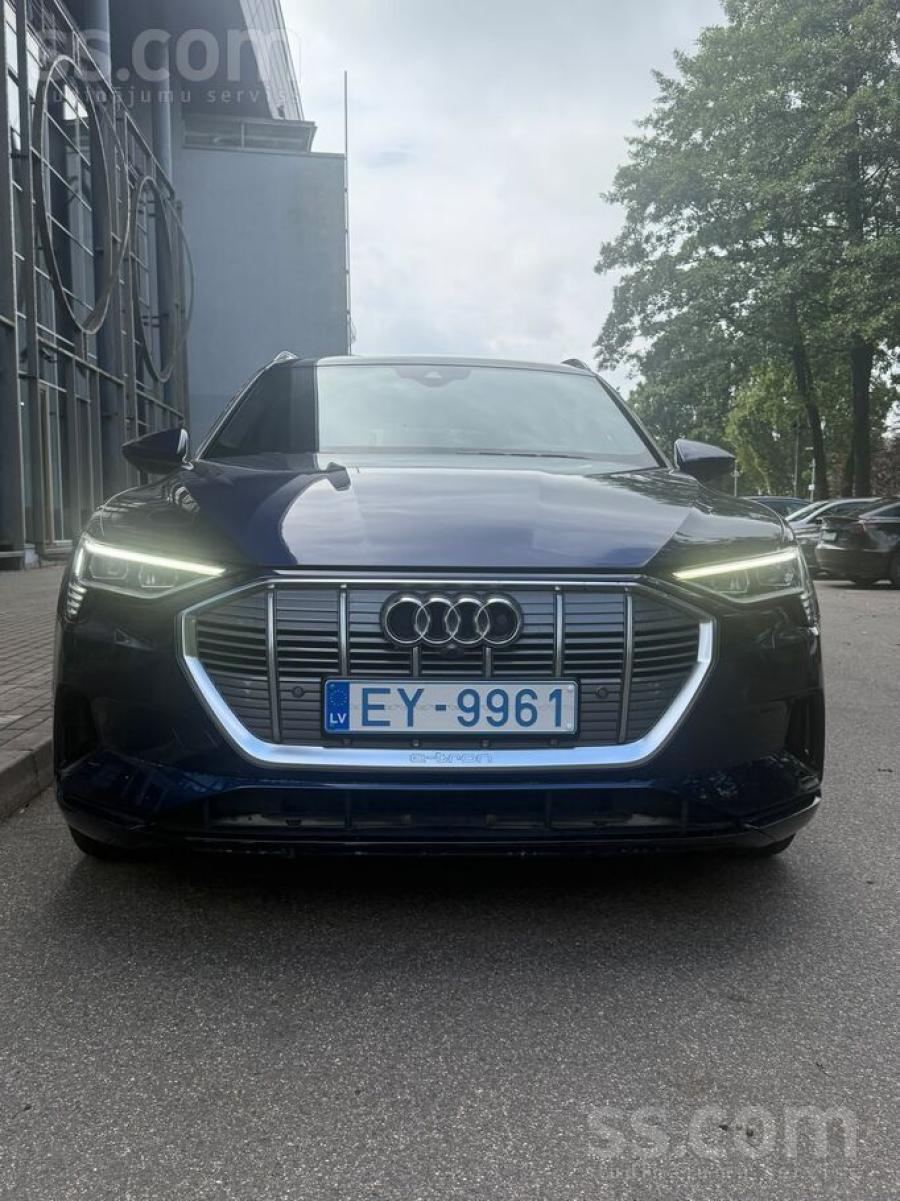 Синий Ауди E-Tron 2022 в Рига, объемом двигателя 0.00 л и пробегом 0 тыс. км за 32000 €, фото 12 на AUTOMOTO.COM.LV