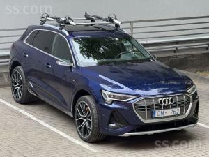 Синий Ауди E-Tron 2022 в Рига, объемом двигателя 0.00 л и пробегом 30 тыс. км за 41000 €, фото  на AUTOMOTO.COM.LV