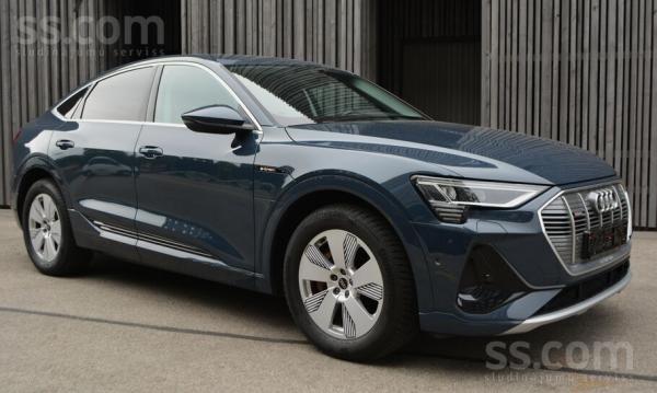 Zils Audi E-Tron 2022 Rīga, ar dzinēja tilpumu 0.00 L un nobraukumu 100 tūkst. km par 27700 €, foto  vietnē AUTOMOTO.COM.LV