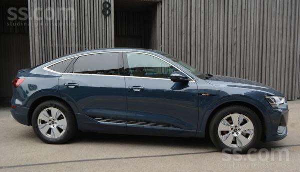 Zils Audi E-Tron 2022 Rīga, ar dzinēja tilpumu 0.00 L un nobraukumu 100 tūkst. km par 27700 €, foto 9 vietnē AUTOMOTO.COM.LV