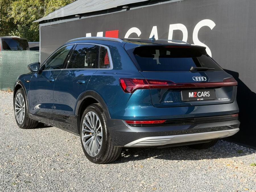 Blue Audi E-Tron 2022 in Riga, with an engine capacity of 0.00 L and mileage of 53 thousand km for 38990 €, photo 5 on AUTOMOTO.COM.LV