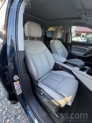 Blue Audi E-Tron 2022 in Riga, with an engine capacity of 0.00 L and mileage of 53 thousand km for 38990 €, photo 7 on AUTOMOTO.COM.LV