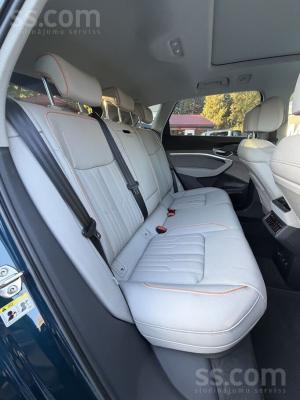 Blue Audi E-Tron 2022 in Riga, with an engine capacity of 0.00 L and mileage of 53 thousand km for 38990 €, photo 8 on AUTOMOTO.COM.LV