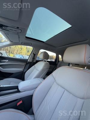 Blue Audi E-Tron 2022 in Riga, with an engine capacity of 0.00 L and mileage of 53 thousand km for 38990 €, photo 9 on AUTOMOTO.COM.LV
