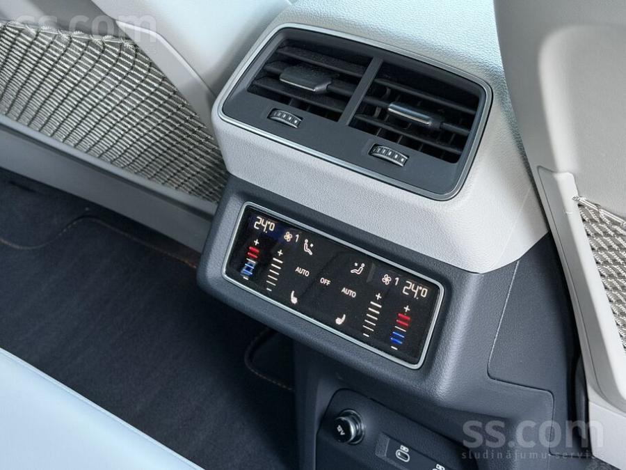 Blue Audi E-Tron 2022 in Riga, with an engine capacity of 0.00 L and mileage of 53 thousand km for 38990 €, photo 10 on AUTOMOTO.COM.LV