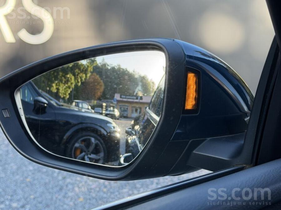 Blue Audi E-Tron 2022 in Riga, with an engine capacity of 0.00 L and mileage of 53 thousand km for 38990 €, photo 19 on AUTOMOTO.COM.LV