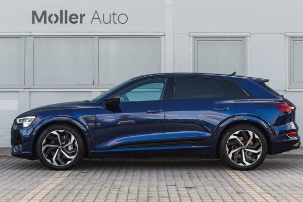 Blue Audi E-Tron 2022 in Ventspils, with an engine capacity of 0.00 L and mileage of 60 thousand km for 37500 €, photo 3 on AUTOMOTO.COM.LV