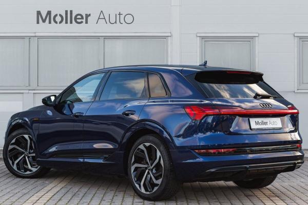 Blue Audi E-Tron 2022 in Ventspils, with an engine capacity of 0.00 L and mileage of 60 thousand km for 37500 €, photo 4 on AUTOMOTO.COM.LV