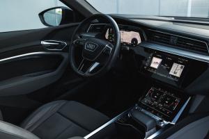 Синий Ауди E-Tron 2022 в Вентспилс, объемом двигателя 0.00 л и пробегом 60 тыс. км за 37500 €, фото 17 на AUTOMOTO.COM.LV