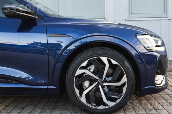 Audi E-Tron 2022 Ventspils vietnÄ Zils Audi E-Tron 2022 Ventspils, ar dzinÄja tilpumu 2.00 L un nobraukumu 60 tÅ«kst. km par 37500 ā¬, foto 10 vietnÄ AUTOMOTO.COM.LV