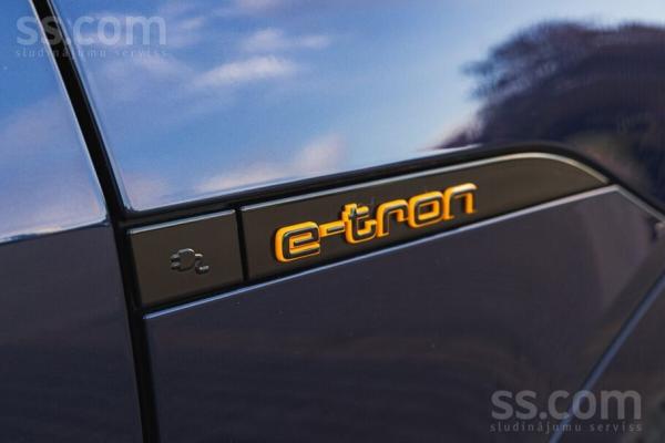 Audi E-Tron 2022 Ventspils vietnÄ Zils Audi E-Tron 2022 Ventspils, ar dzinÄja tilpumu 2.00 L un nobraukumu 60 tÅ«kst. km par 37500 ā¬, foto 11 vietnÄ AUTOMOTO.COM.LV