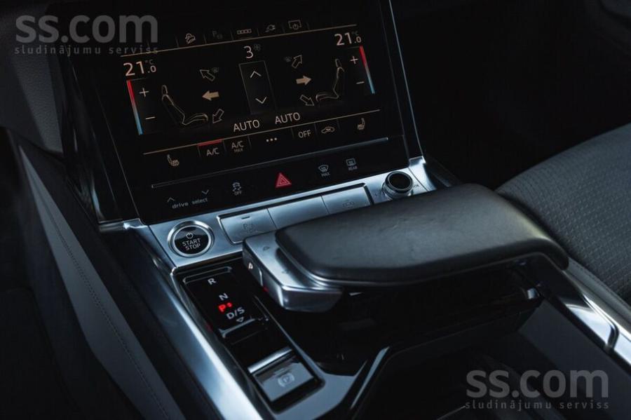 Zils Audi E-Tron 2022 Ventspils, ar dzinēja tilpumu 2.00 L un nobraukumu 60 tūkst. km par 37500 €, foto 32 vietnē AUTOMOTO.COM.LV