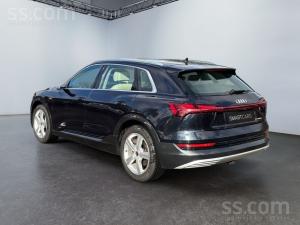 Blue Audi E-Tron 2022 in Riga, with an engine capacity of 0.00 L and mileage of 110 thousand km for 28900 €, photo 4 on AUTOMOTO.COM.LV
