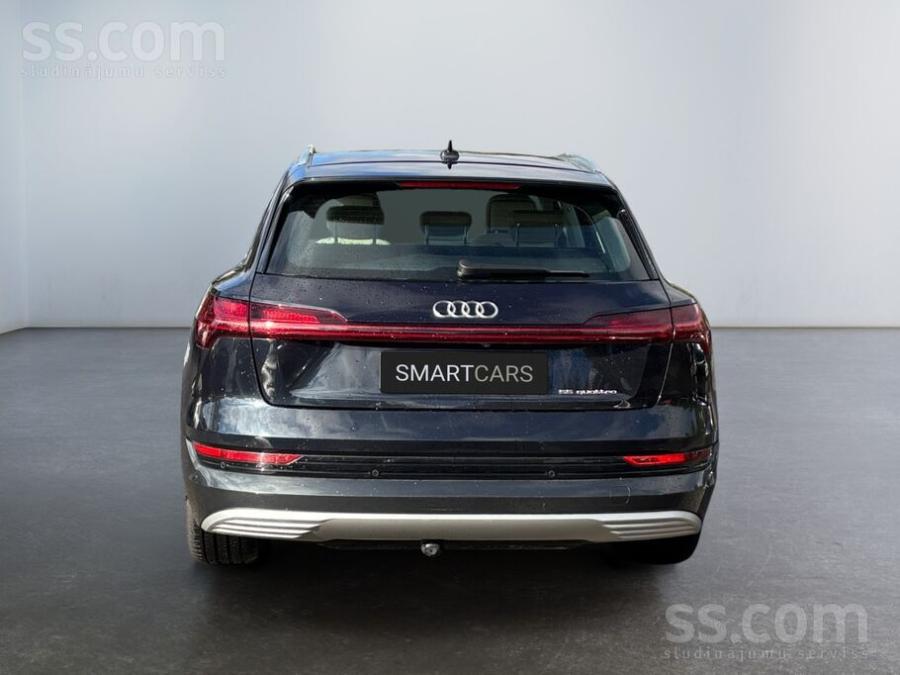 Blue Audi E-Tron 2022 in Riga, with an engine capacity of 0.00 L and mileage of 110 thousand km for 28900 €, photo 5 on AUTOMOTO.COM.LV